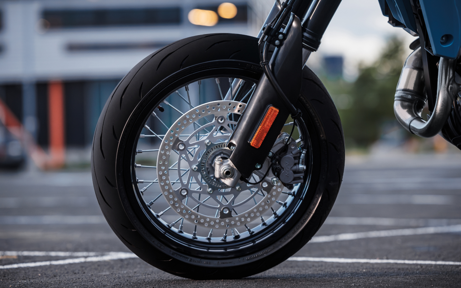 2025 DR-Z4SM - Suzuki Canada Inc.